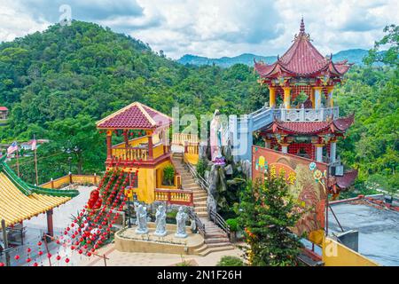 Seremban, Malaysia; Centipede Temple, buddhist temple, Statues ...