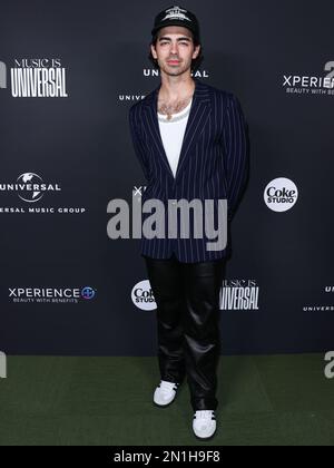 Singer Joe Jonas of the music group The Jonas Brothers makes an ...