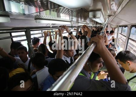 Manila Metro Rail Transit System Stock Photo - Alamy