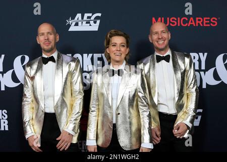 LOS ANGELES - DEC 3: Phil Hanseroth, Brandi Carlile, Tim Hanseroth at ...