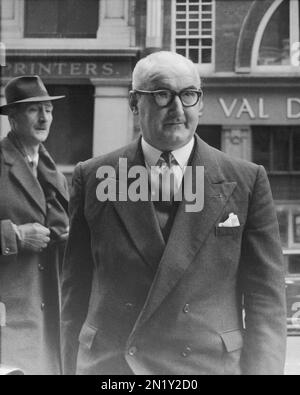 Superintendent George Smith, of special branch, in charge of the The ...