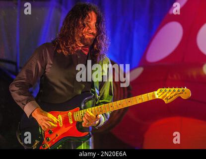 Larry "Ler" LaLonde of Primus and the Chocolate Factory with The Fungi ...