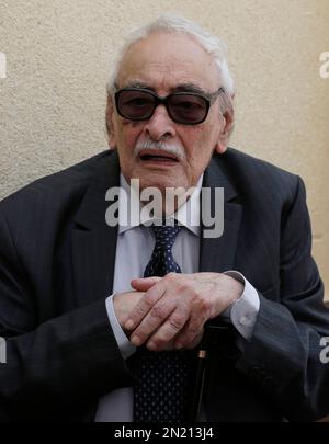 GAMIL RATIB and OMAR SHARIF in LAWRENCE OF ARABIA 1962 director DAVID ...