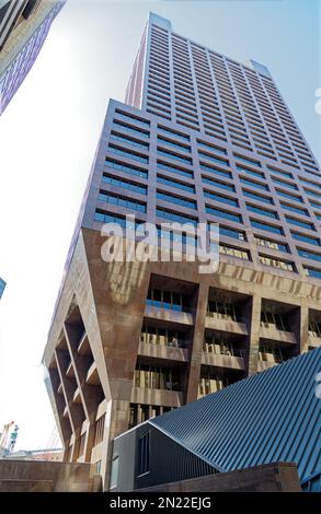 Boston Financial District: 100 Federal Street, aka Pregnant Building ...