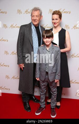 Sir Ian McKellen and Laura Linney pose for photographers upon arrival ...