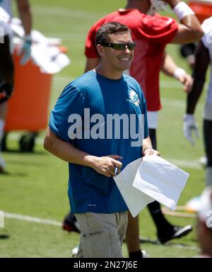 Miami Dolphins offensive coordinator Bill Lazor watches drills during ...