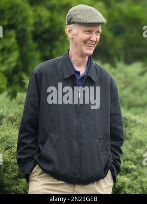American jockey Steve Cauthen and horse trainer Barry Hills Stock Photo ...
