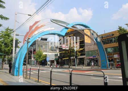 Welcome gate sign for Itaewon, Seoul, Korea Stock Photo - Alamy
