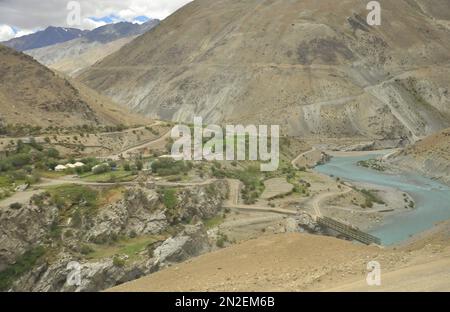Sangam - Beautiful view of Confluence of the Zanskar and Indus rivers ...
