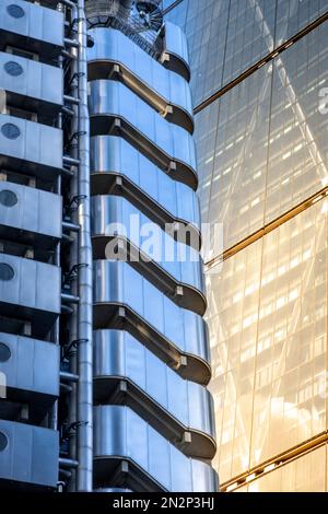 Lloyds Building detail Richard Rogers Architects City of London EC3 ...