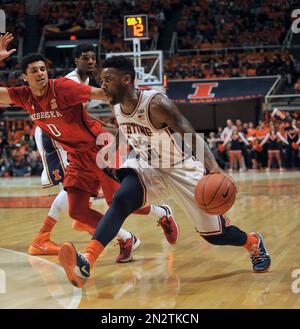 Illinois' Rayvonte Rice (24) drives against Michigan defense in the ...