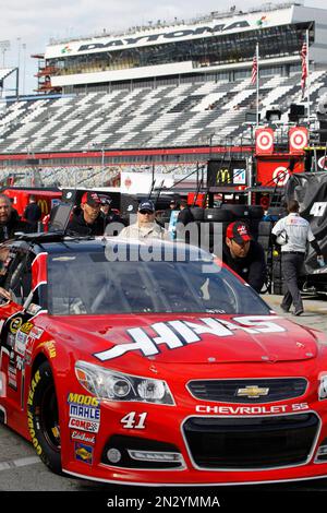 NASCAR driver Kurt Busch's crew chief Pat Tryson, left, works with crew ...