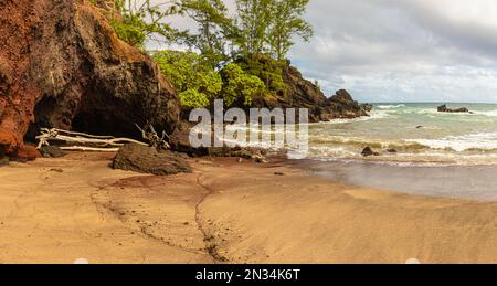 Koki Beach and The Cinder Cone Called Ka iwi o Pele , Koki Beach Park, Hana, Maui, Hawaii, USA ...