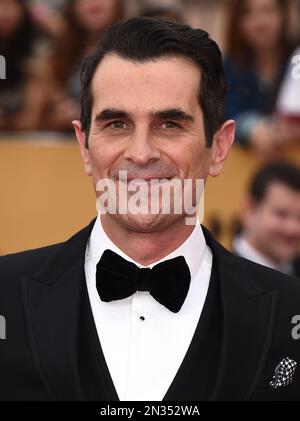 Ty Burrell arrives at the 21st annual Screen Actors Guild Awards at the ...