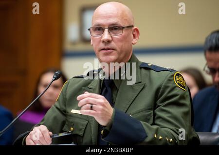 Chief Patrol Agent Tucson Sector John Modlin(left) and Chief Patrol ...