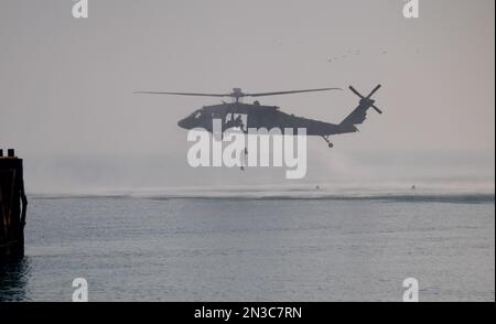 U.S. Army Soldier with the 511th Engineer Dive Detachment uses single ...