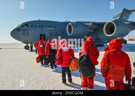 230204-N-NX070-1078 Members of Joint Task Force-Support Forces ...