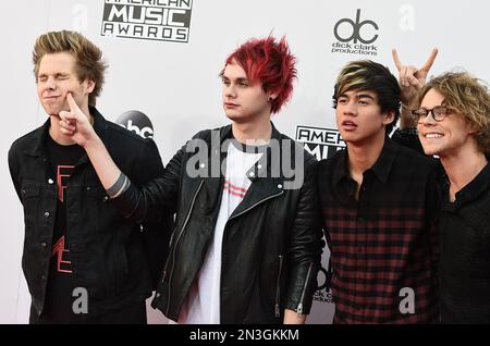 5sos 2022 Michael Red Hair