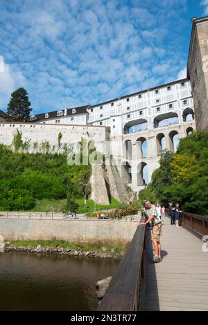 Plastovy most mantle bridge and Cesky Krumlov Castle, Cesky Krumlov ...