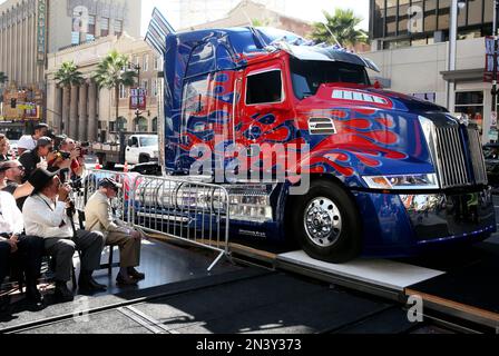 TRANSFORMERS - OPTIMUS PRIME Handprint/Footprint Ceremony at Chinese ...