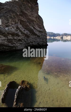 CHONGQING, CHINA - JANUARY 30,2023 - (FILE) Tourists view a rolling ...