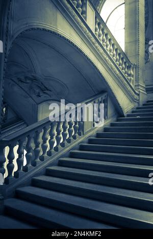 Architectural detail of staircase, Louvre Museum, the world's most ...