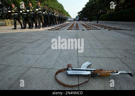 People's Liberation Army tanks guard the Gate of Heavenly peace in ...