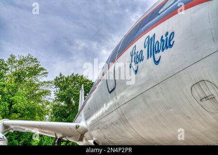 Elvis Presley’s private jet named after his daughter at Graceland, his ...