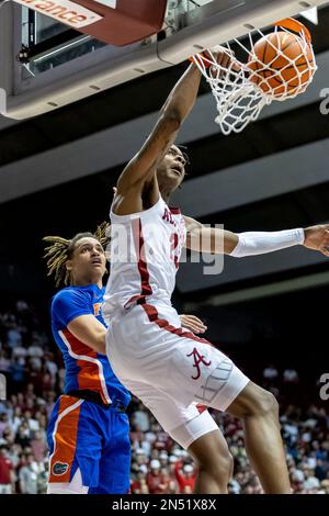 Florida guard Riley Kugel (24) celebrates a 3-pointer against Kentucky ...