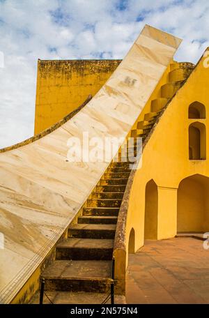 World's Largest Sundial, Samrat Yantra, Jantar Mantar Observatory ...
