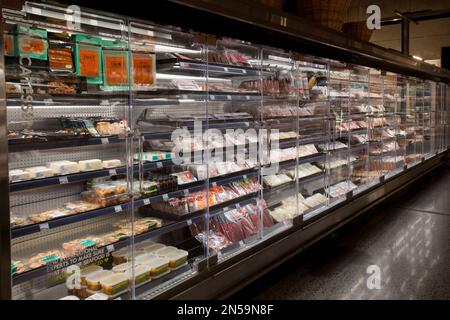 Woolworths groceries at the Woolies foodmarket, Table Bay Mall Stock ...