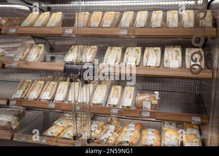 Woolworths groceries at the Woolies foodmarket, Table Bay Mall Stock ...