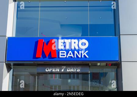Metro Bank sign at Wolverhampton branch Stock Photo - Alamy