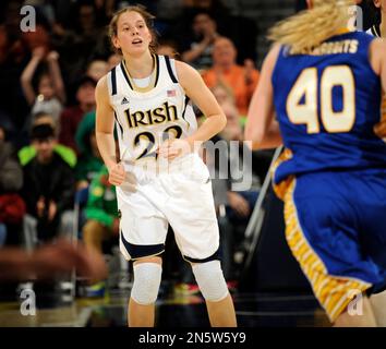 Notre Dame guard Madison Cable (22) shoots against Robert Morris in a ...