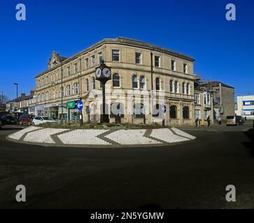 UK, Wales, Glamorgan, Penarth, Windsor Gardens, Italian Garden visitors ...