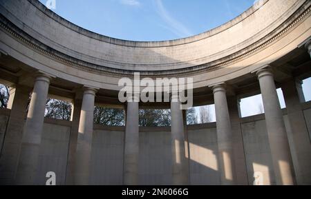 The Ploegsteert Memorial commemorates more than 11,000 men of the UK ...