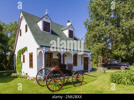 Old 1927 white stucco with green trim Canadiana cottage style home ...
