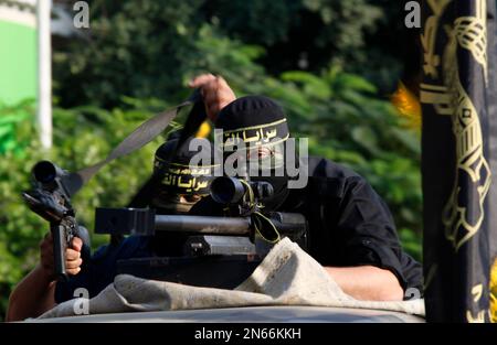 Islamic Jihad military parade in Gaza Masked members of the Al-Quds ...