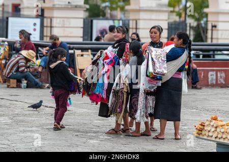 Tzotzil marketwomen, San Christobal de la Casa, Chiapas, Mexico Stock ...