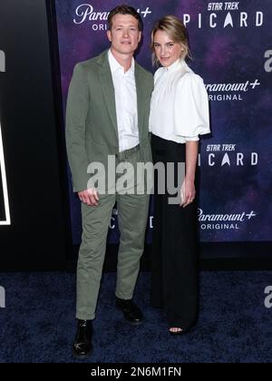 HOLLYWOOD, CALIFORNIA - FEBRUARY 09: (L-R) Ed Speleers and Asia Macey ...