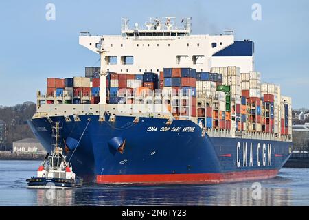 Containership CMA CGM CARL ANTOINE arrives at the port of Hamburg Stock ...
