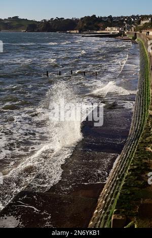 Foaming waves along the seawall at Dawlish, South Devon Stock Photo - Alamy