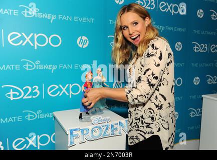 FROZEN, Anna (voice: Kristen Bell), 2013. ©Walt Disney Pictures ...