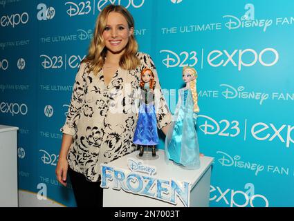 FROZEN, Anna (voice: Kristen Bell), 2013. ©Walt Disney Pictures ...