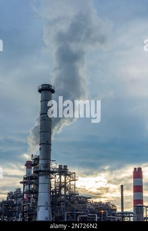 Schwechat, OMV refinery, fractionating column, steam in Donau, Lower ...