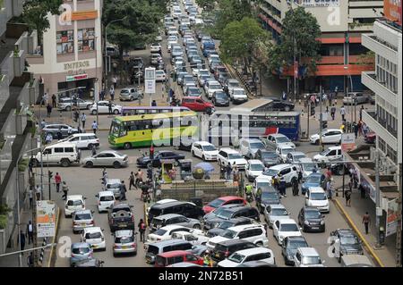 KENYA, Nairobi, city center, rush hour, traffic jump / KENIA, Nairobi ...