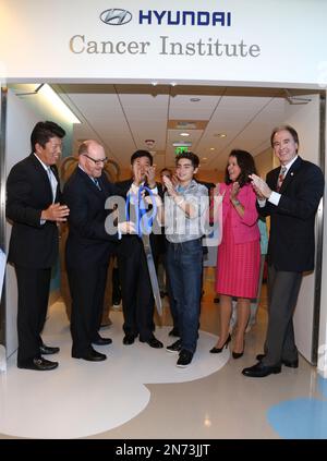 From left, Dr. Leonard Sender, Medical Director, Hyundai Cancer ...