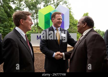 IMAGE DISTRIBUTED FOR MALLINCKRODT - From left, Mallinckrodt ...