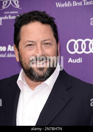 Honoree and talent agent Josh Lieberman, right, and his wife Maryam ...