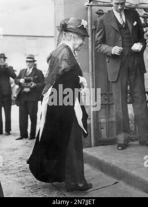 Andrew Carnegie with his wife Louise Whitfield Carnegie, sister-in-law ...